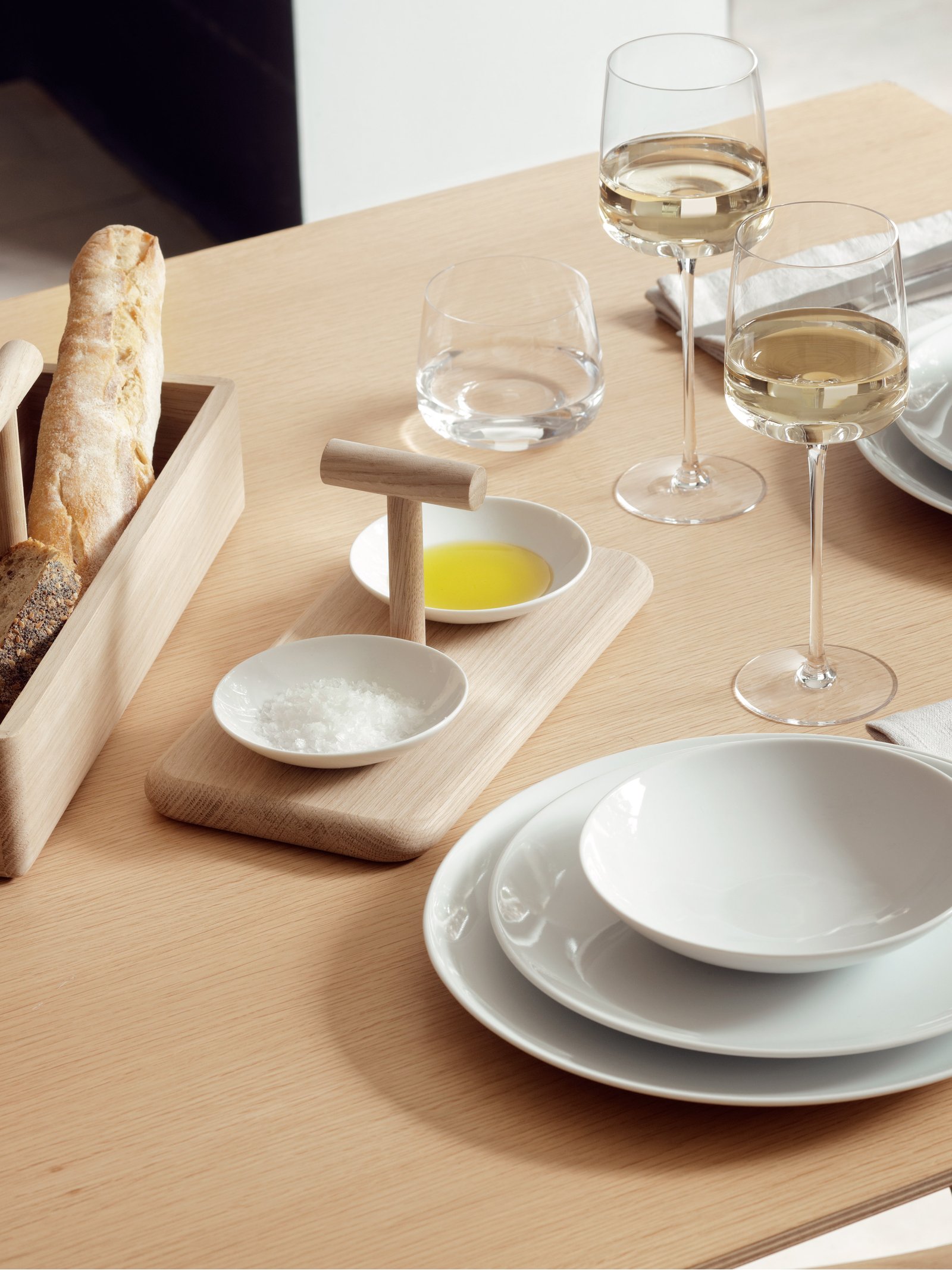 Wine Glass 350ml, Clear | Metropolitan | LSA Drinkware